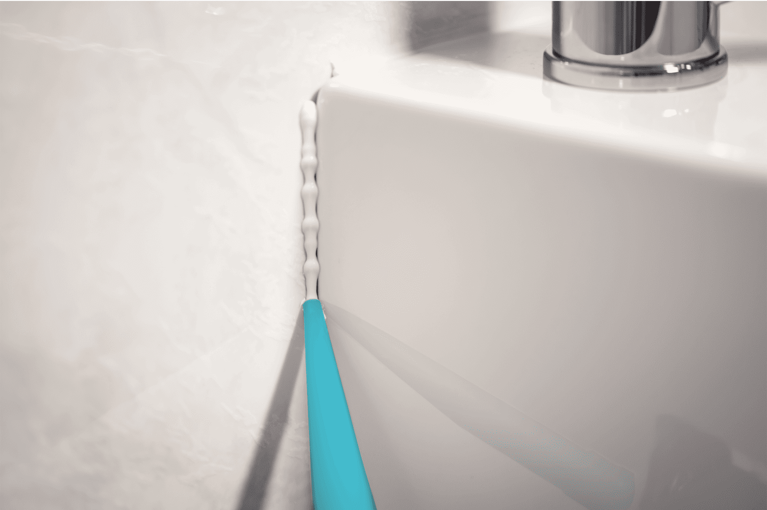 What To Look For In Tub & Tile Caulk | Bathtub caulk | Sashco